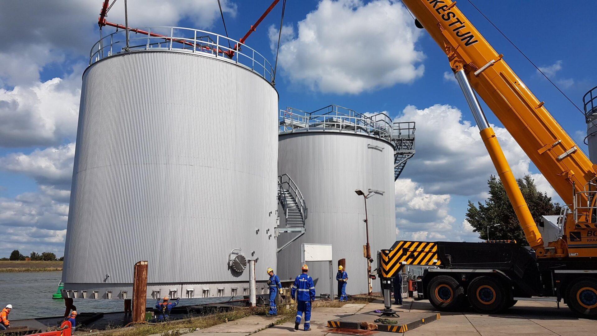 Tanks Installation – Wafrah Advanced